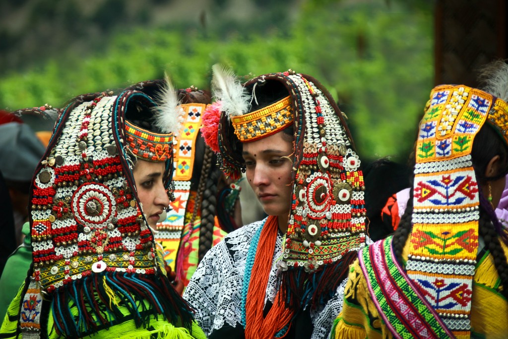 KALASH Valley, Chitral ,Kafir Kalash,Kalash women traditional clothing ...